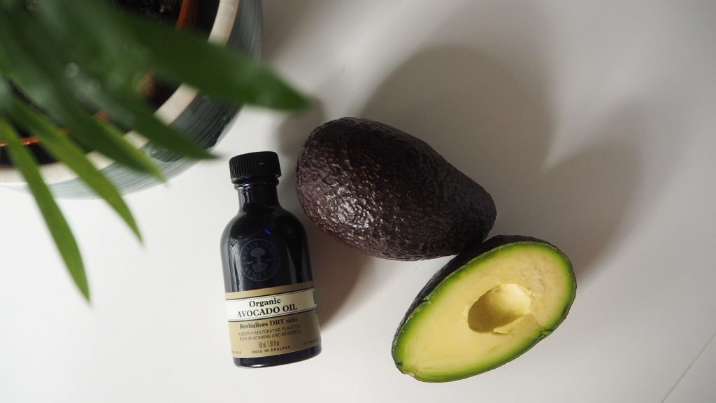 Масло авокадо для лица: полезные свойства и применение