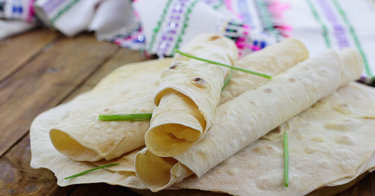 Сколько калорий в лаваше тонком и толстом, бездрожжевом и на дрожжах ...
